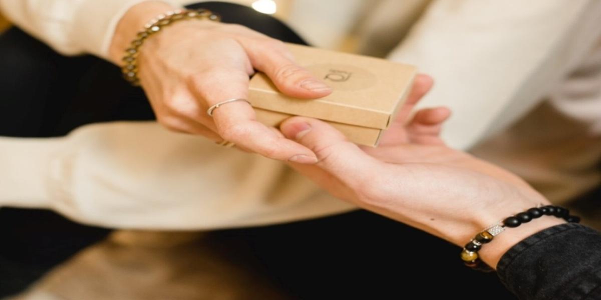 A Quick Reminder on Accepting Gifts Based on Personal Relationships and ...