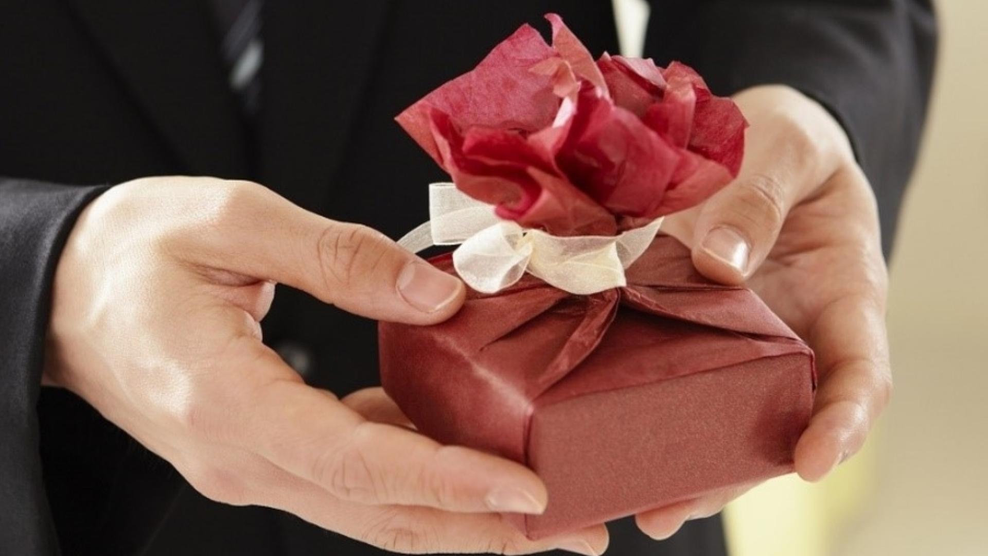 Giving Gifts at Work - Special Infrequent Occasions | U.S. Department ...