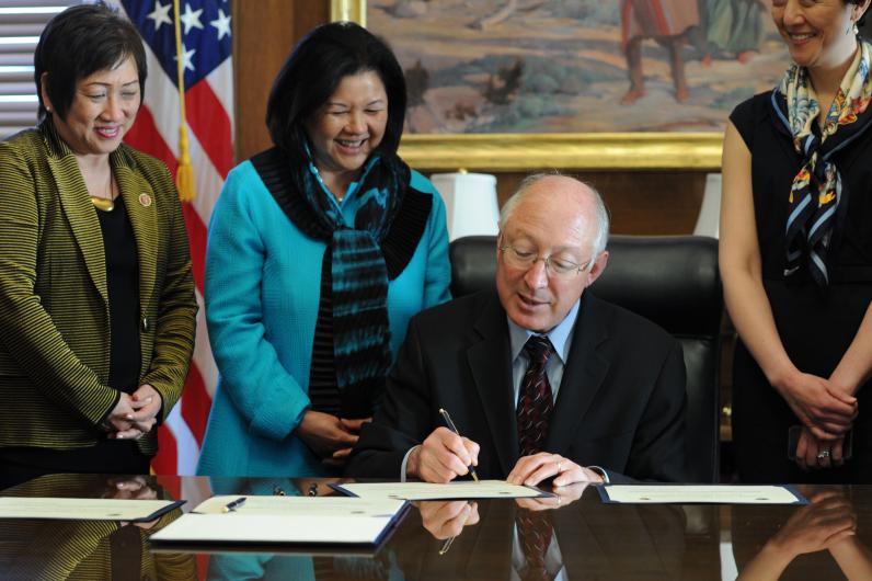 Signing Ceremony for Kīlauea Point Lighthouse in Hawai'i to be Renamed ...